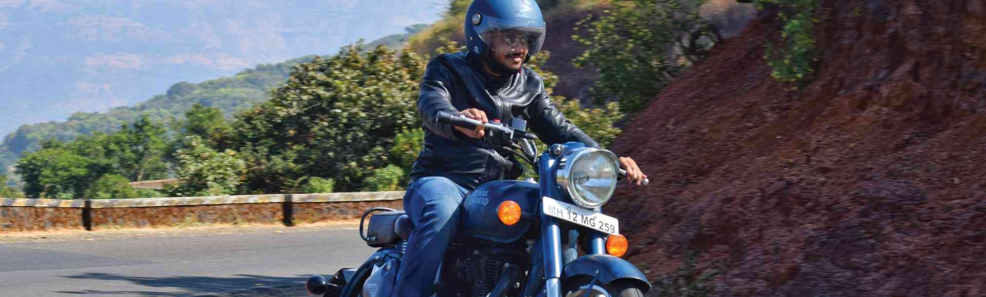 Classic 500 Squadron Blue Reviews | Royal Enfield Cambodia