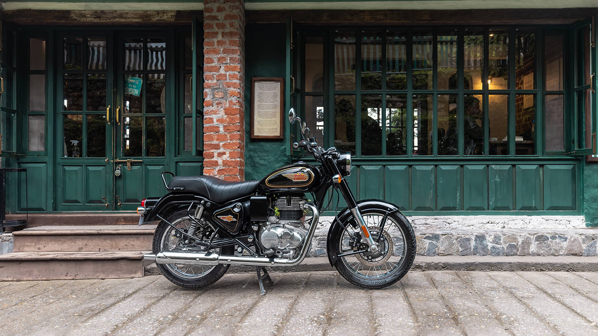 Royal Enfield Bullet 350 Price, Images & Colours