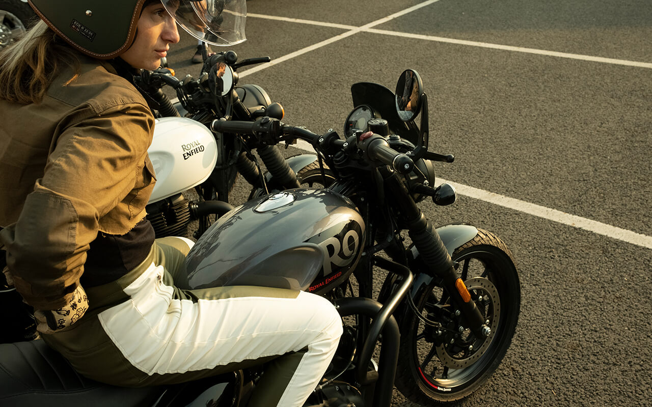 Hunter 350 Price, Images, Mileage & Colours in Nepal | Royal Enfield