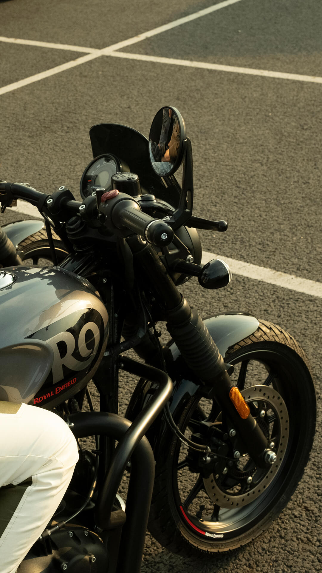 Harga & Gambar Sepeda Motor Hunter 350 | Royal Enfield Indonesia