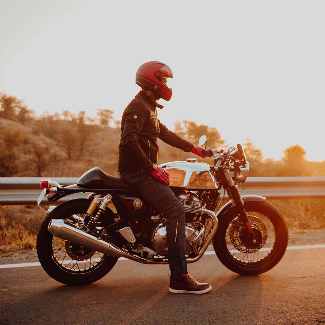 コンチネンタルGT650 値段、スペック、ライダーからの感想|ロイヤルエンフィールドジャパン