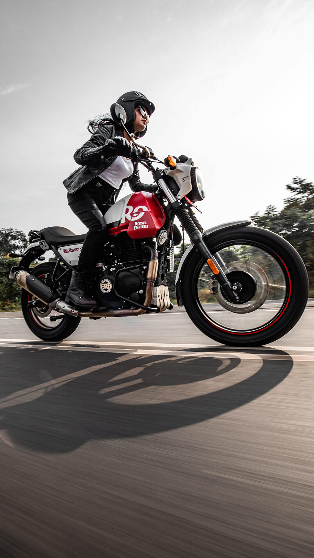 Scram 411: 日本での価格、走行距離、色 | Royal Enfield 日本