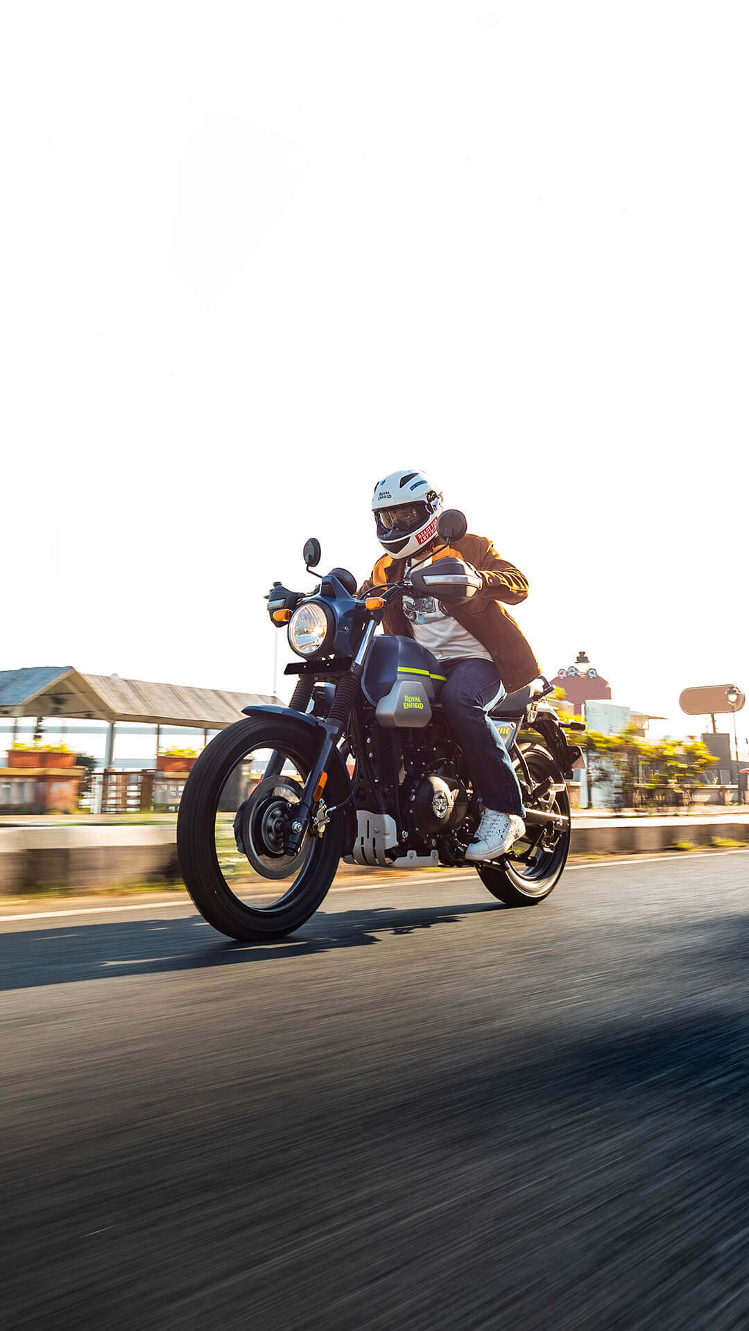 Scram 411: 日本での価格、走行距離、色 | Royal Enfield 日本
