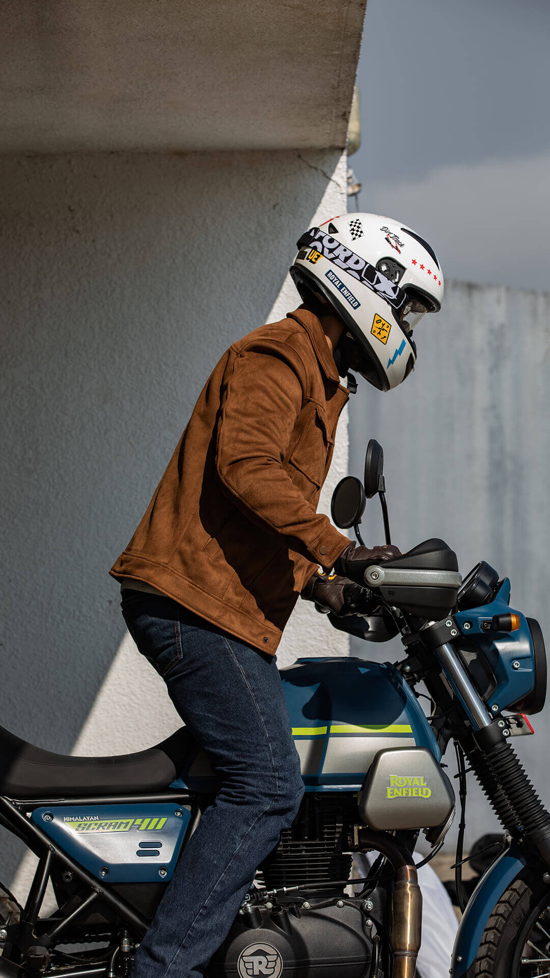 Scram 411: 日本での価格、走行距離、色 | Royal Enfield 日本