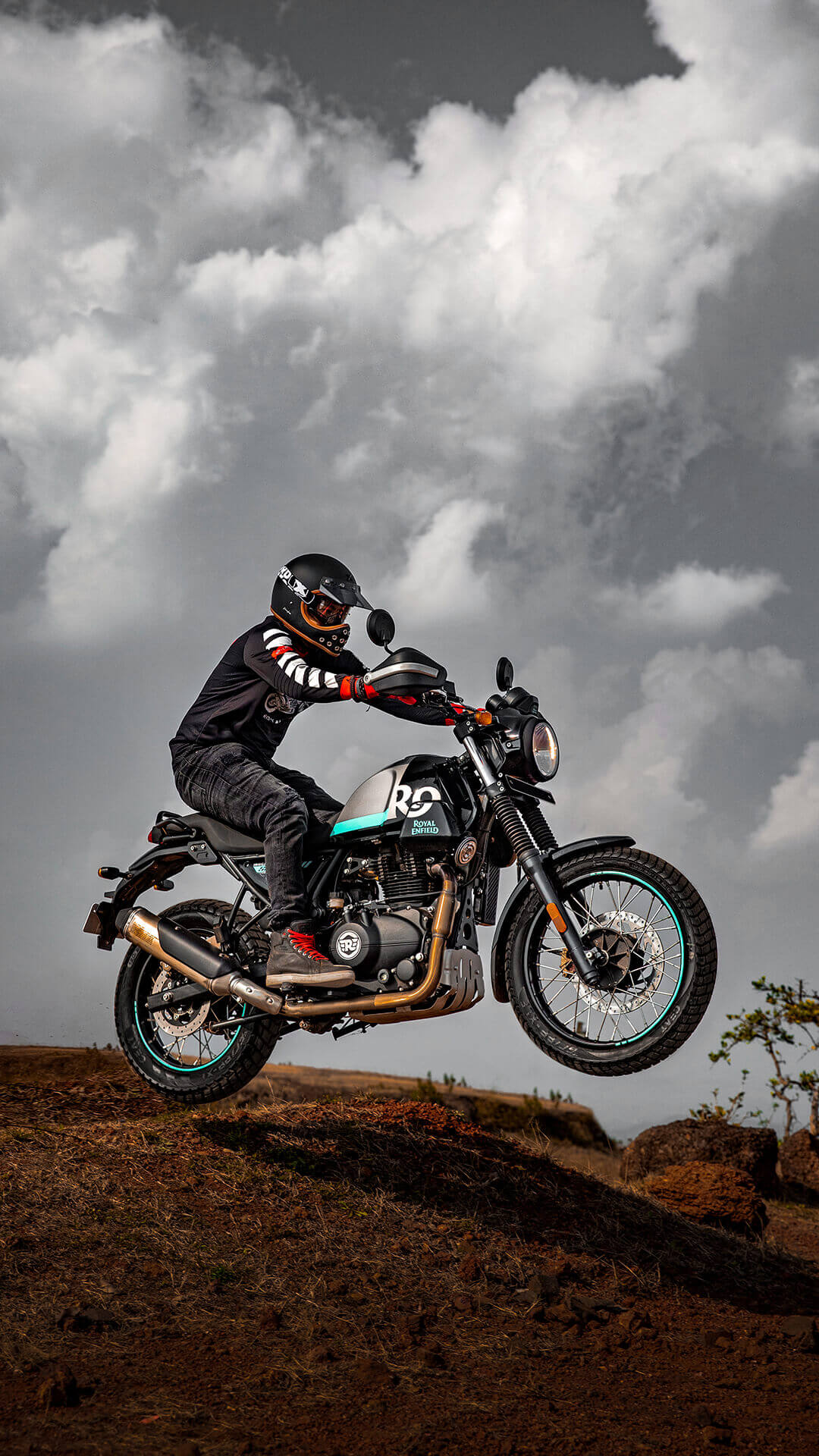 Scram 411: 日本での価格、走行距離、色 | Royal Enfield 日本