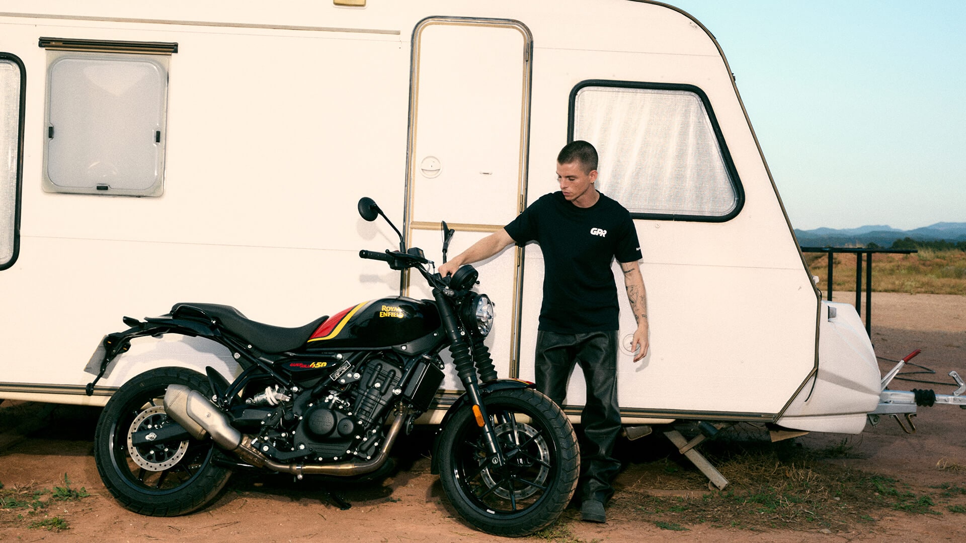 Royal Enfield Guerrilla 450 Motorcycle Price, Colours & Images in UK