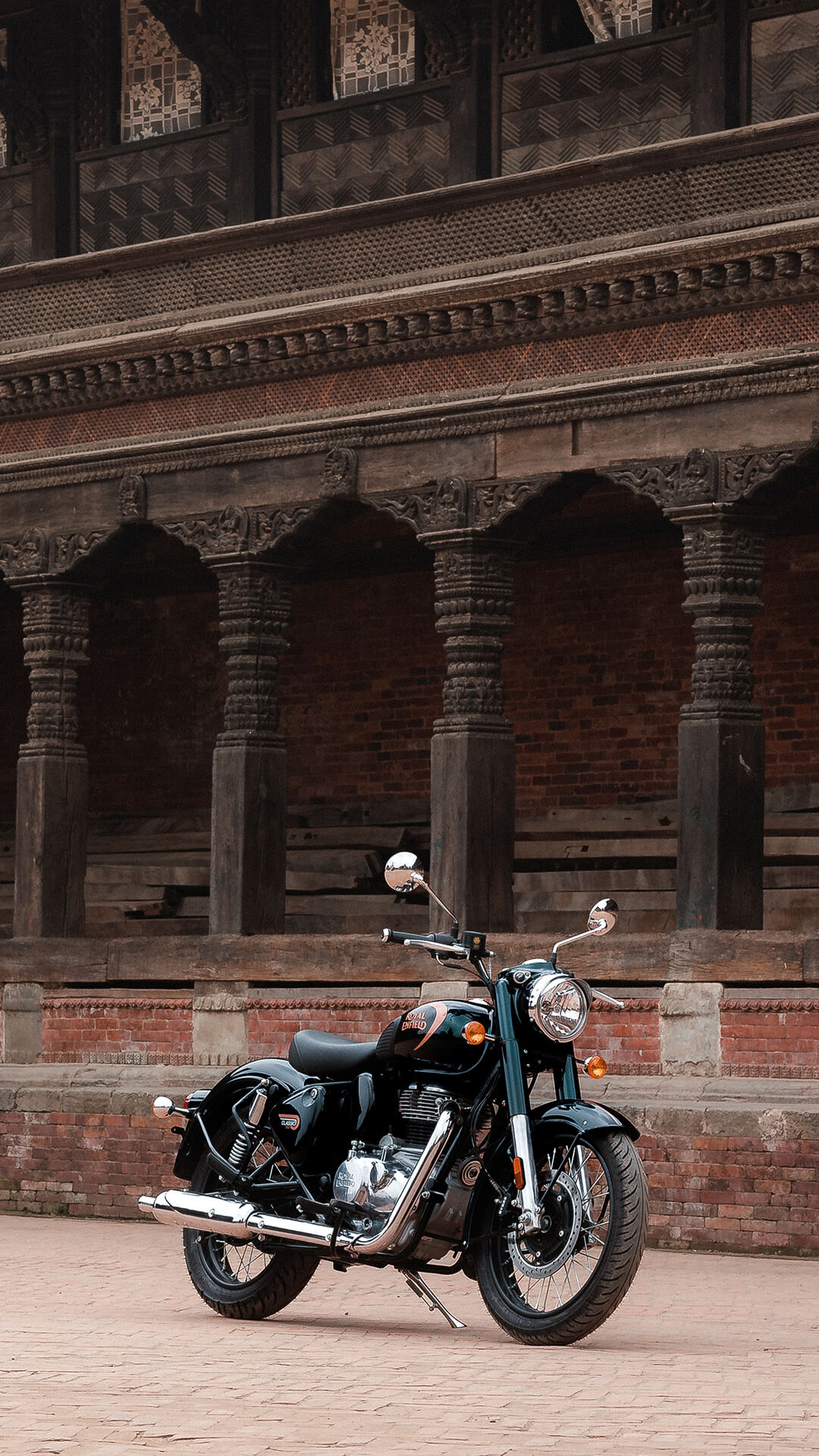 Royal Enfield Classic 350 Price, Mileage & Colours In Bangladesh