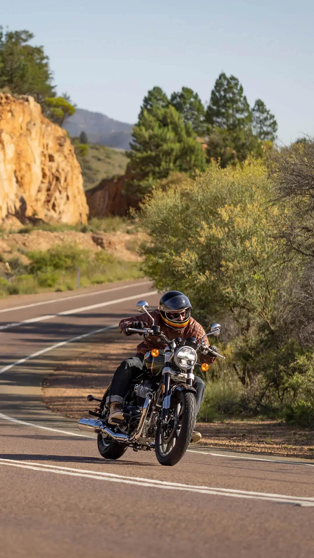 Royal Enfield Super Meteor 650 Price, Mileage & Colours in India