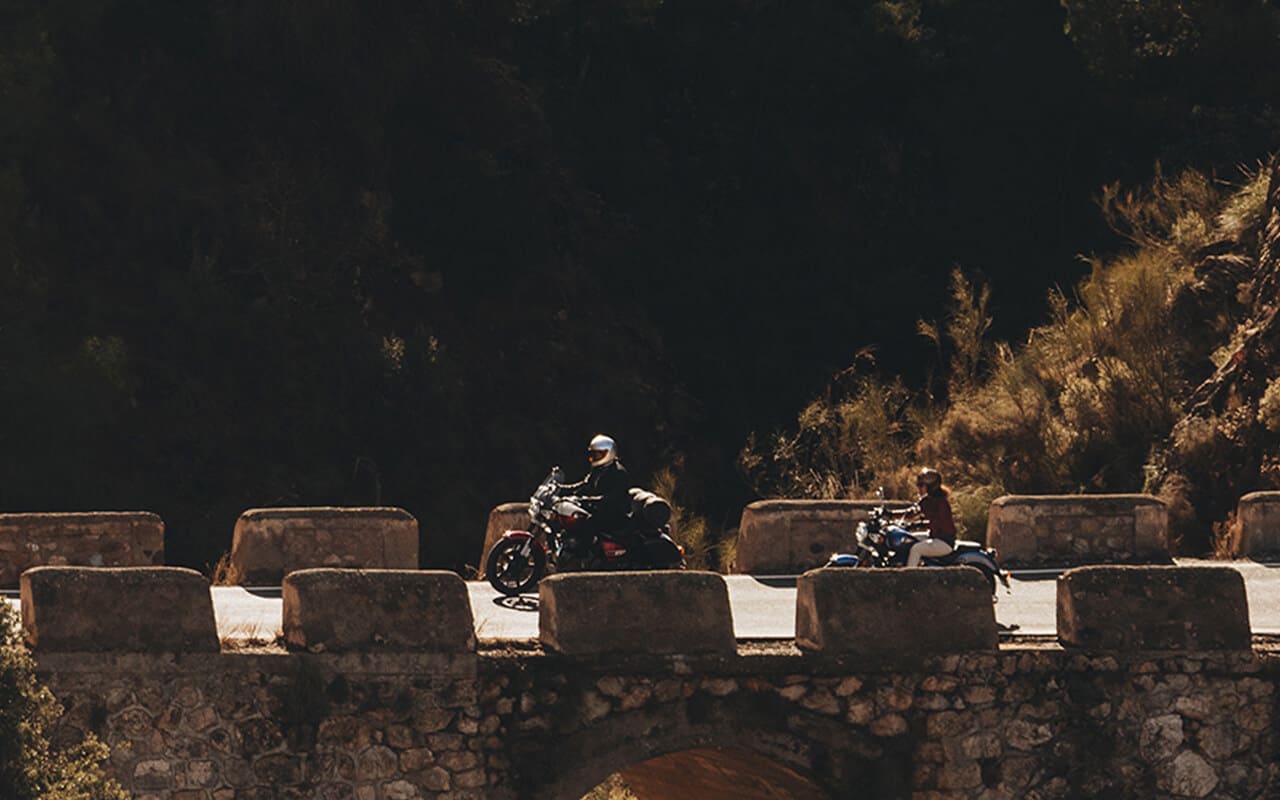 Super Meteor 650 prijs, kilometers en kleuren in Nederland | Royal Enfield