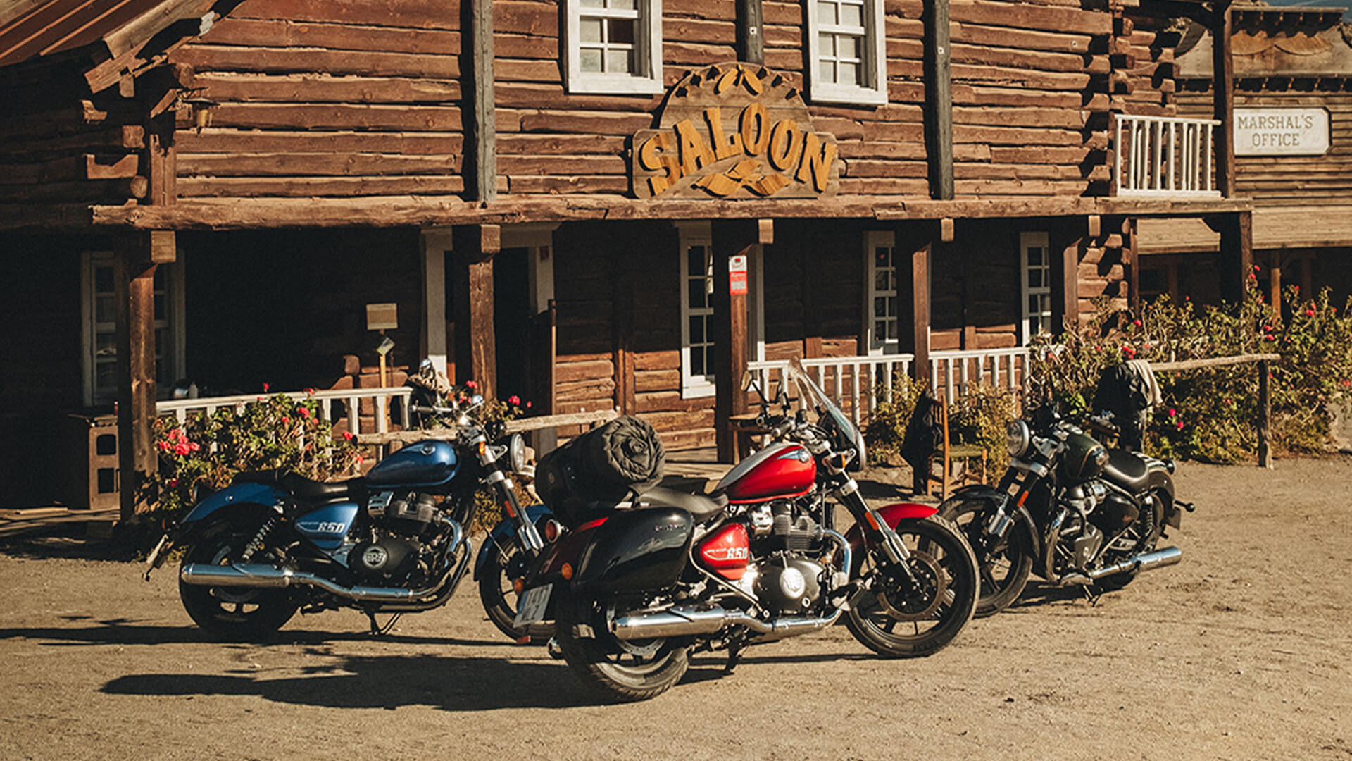 Super Meteor 650 prijs, kilometers en kleuren in Nederland | Royal Enfield