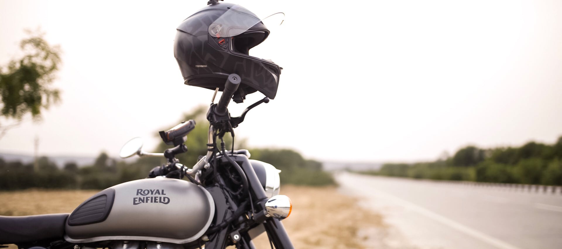 ราคารุ่น Classic 500 Gunmetal Grey สี รูปภาพและระยะทางสะสมในประเทศไทย ...