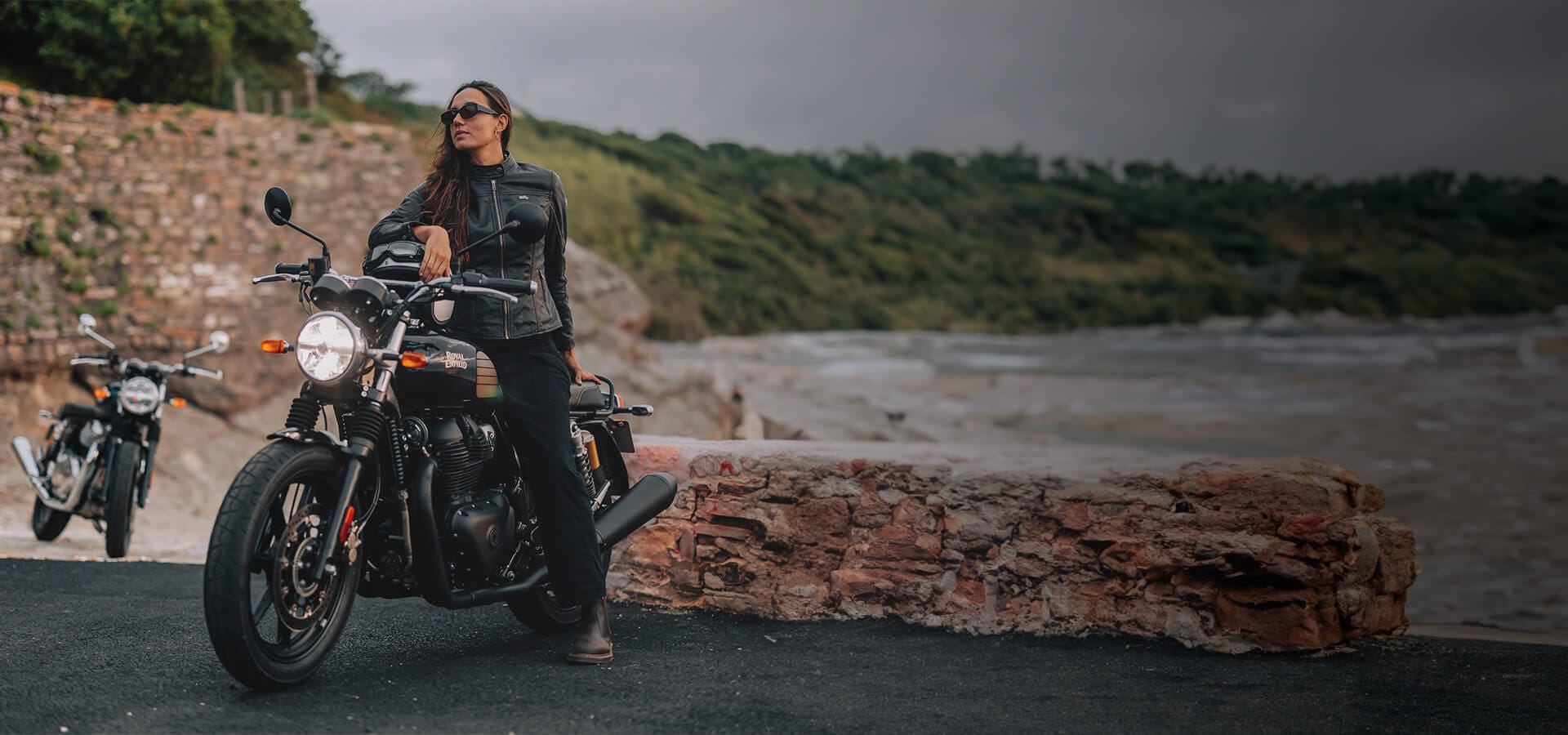 Royal Enfield INT 650 Price, Colors, Images & Mileage | Royal Enfield